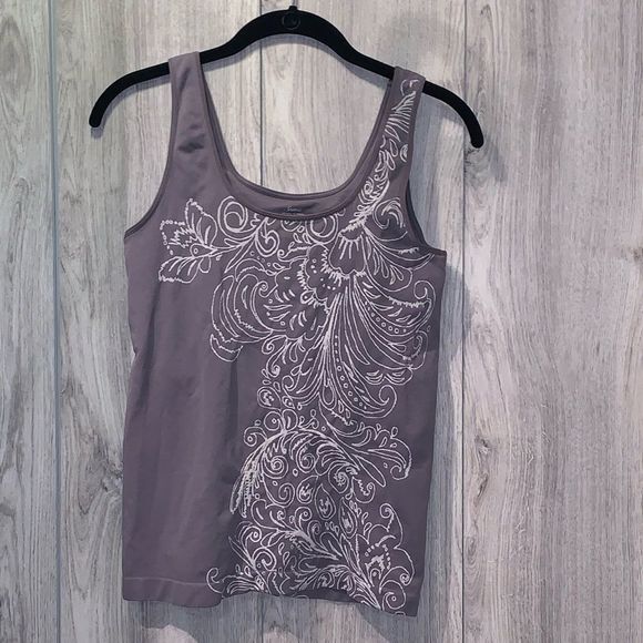 Soma | Tops | Soma Round Top Tank Wshelf Bra Taupe Wwhite Floral Design ...